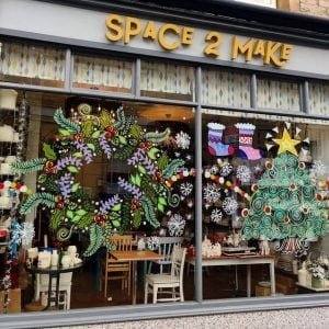 25 Charming Christmas Window Paint Ideas