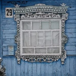 22 Classic Old Window Treatment Ideas