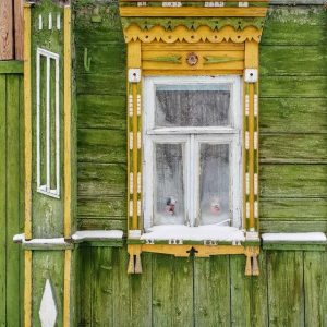 22 Classic Old Window Treatment Ideas