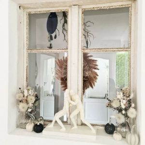 22 Classic Old Window Treatment Ideas