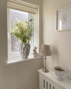25 Classy Window Sill Ideas