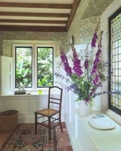 25 Classy Window Sill Ideas