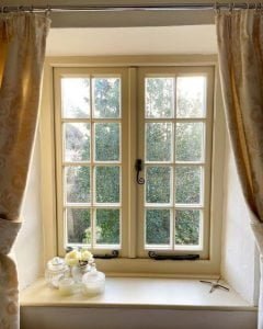 25 Classy Window Sill Ideas