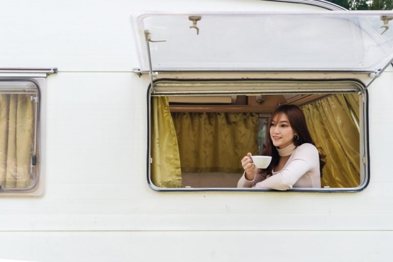 Guide to Standard RV Window Sizes for Efficient Replacement