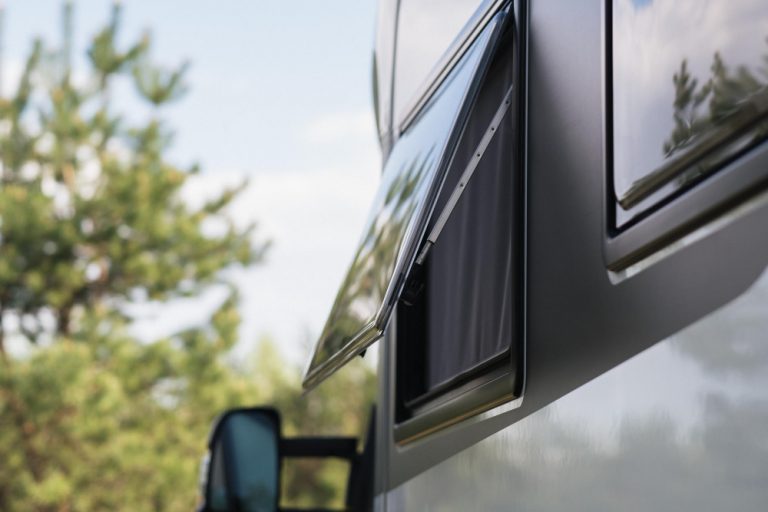 Guide to Standard RV Window Sizes for Efficient Replacement