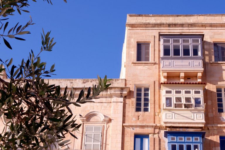 Understanding Malta Window Sizes: Guide and Measurements