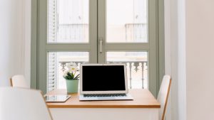 Should Your Desk Face a Window? Pros, Cons & Expert Tips for Productivity