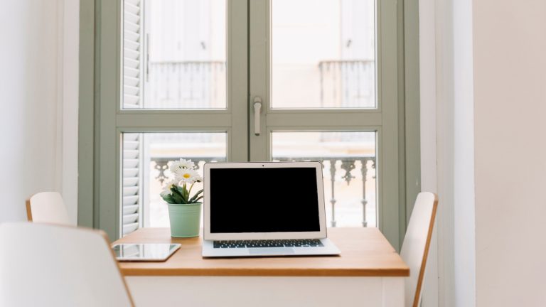 Should Your Desk Face a Window? Pros, Cons & Expert Tips for Productivity