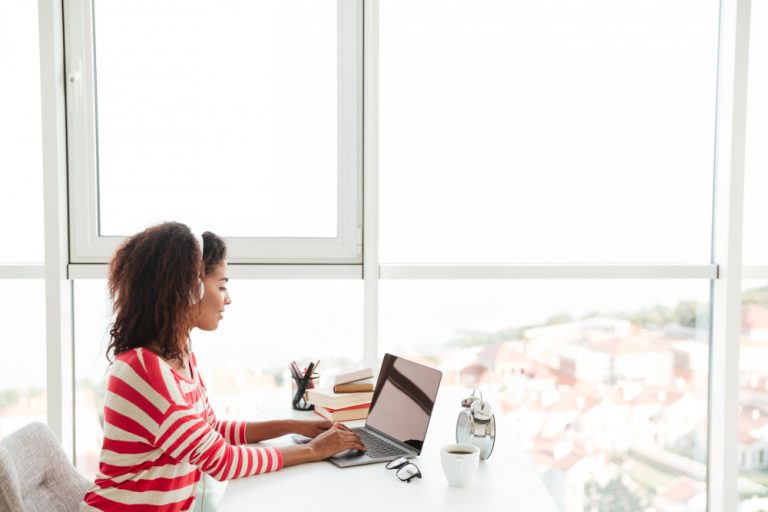 Should Your Desk Face a Window? Pros, Cons & Expert Tips for Productivity