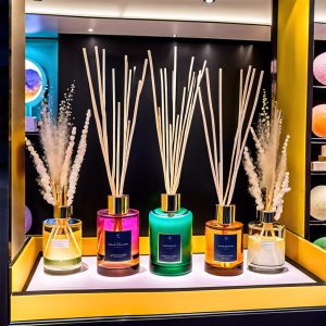 15 Retail Window Display Ideas to Captivate Shoppers